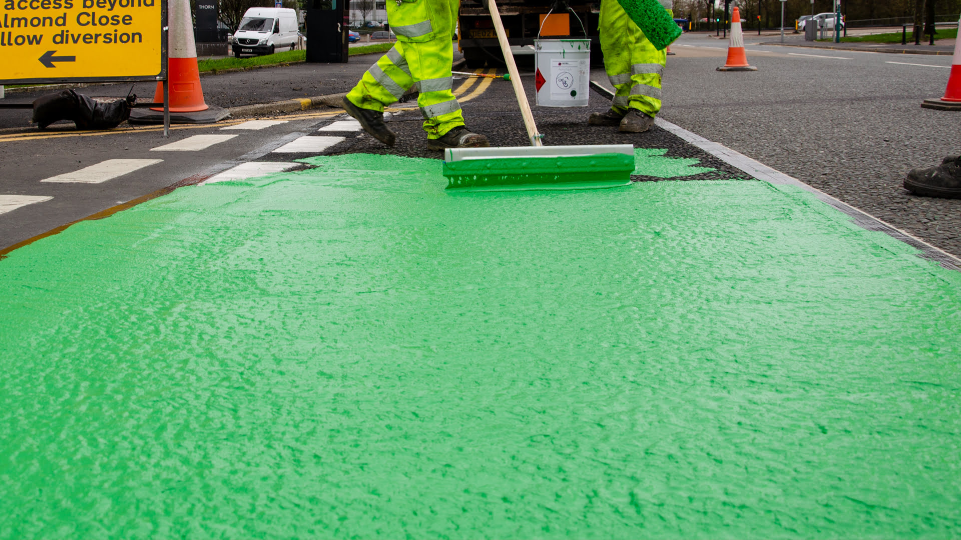 Cold Applied MMA Surfacing – PumaTrack | Hitex North America