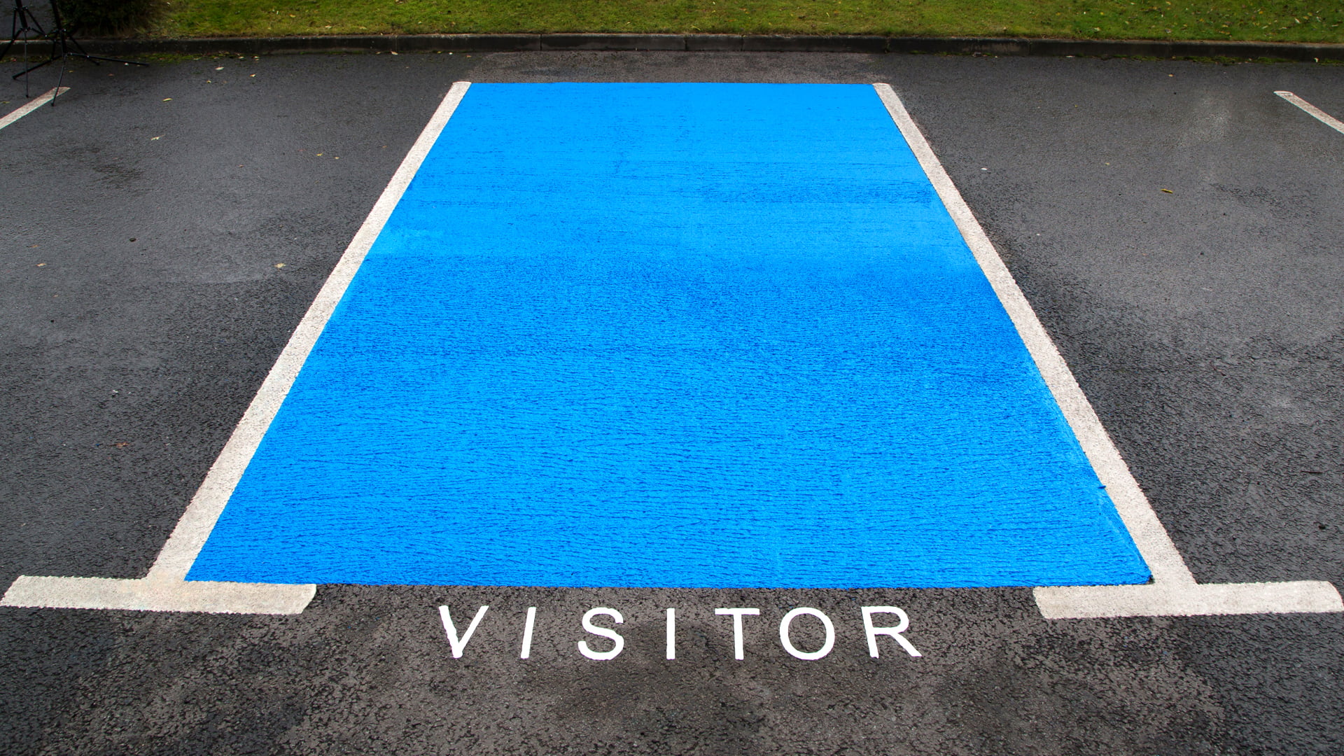 Cold Applied MMA Surfacing – PumaTrack | Hitex North America