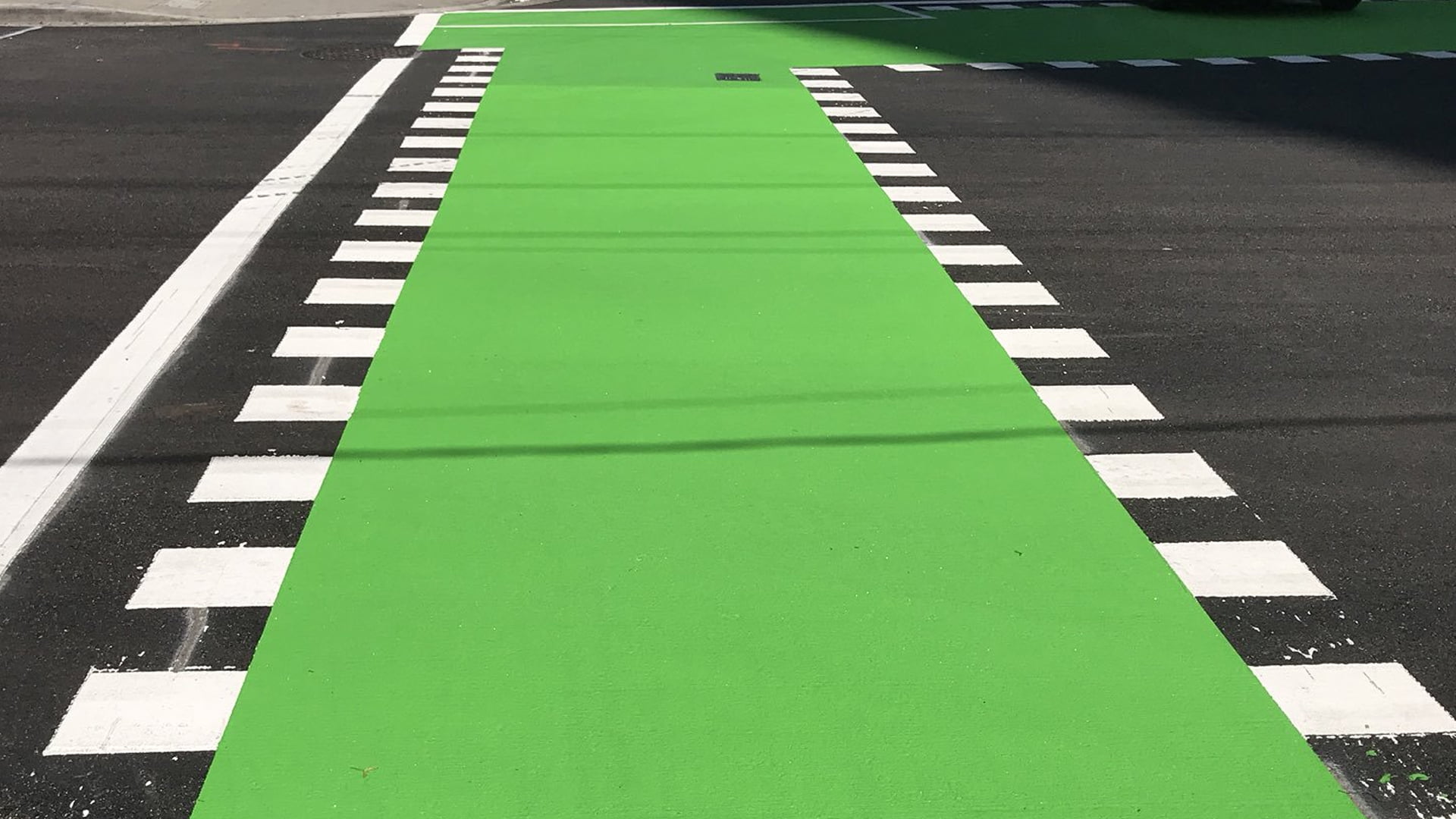 Cold Applied MMA Surfacing – PumaTrack | Hitex North America